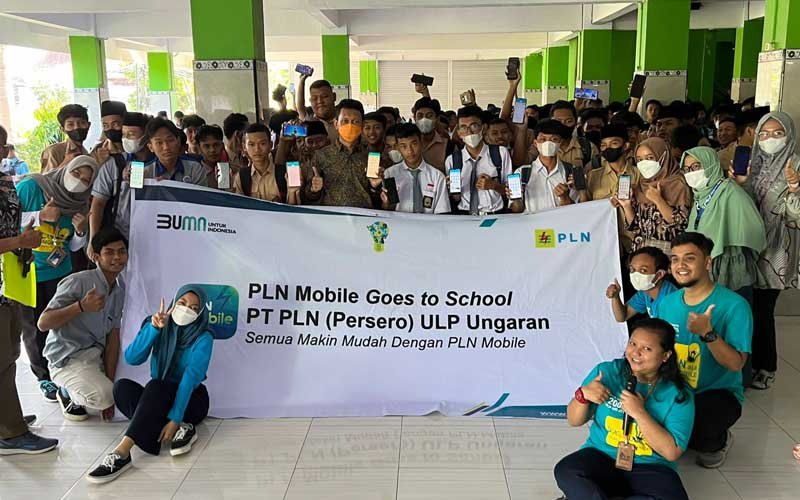 Kenalkan PLN Mobile, PLN menyapa generasi millennial di SMK NU Ungaran ...