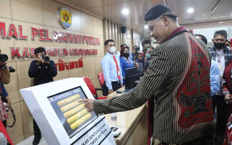 Ganjar Resmikan Mal Pelayanan Publik ke-17 di Jateng